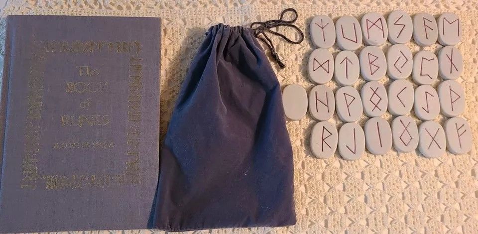 The Book Of Runes (Elder Futhark Runes) by Blum, Ralph H | Hardcover ...