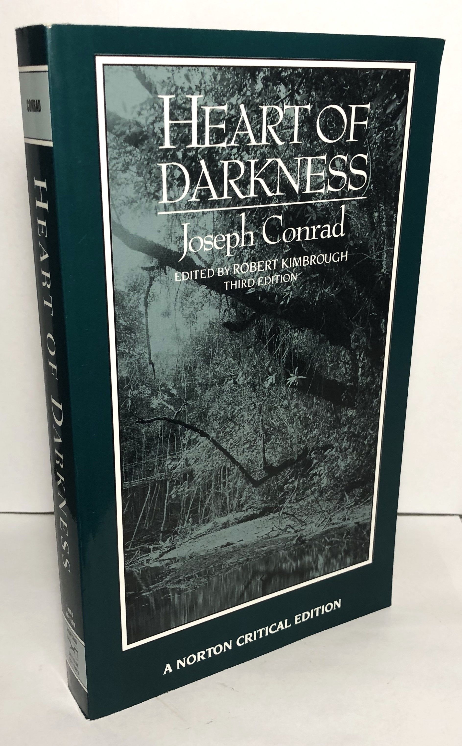 Heart of Darkness by Joseph Conrad (author); Robert Kimbrough (editor ...