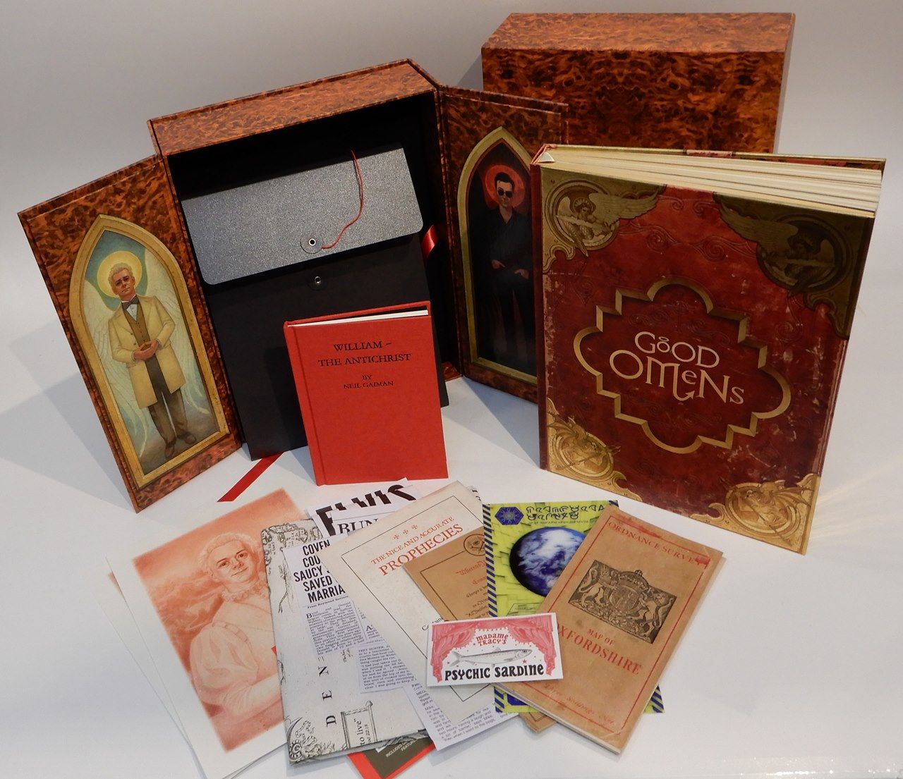 Good Omens: The Nice and Accurate Prophecies of Agnes Nutter, Witch by ...