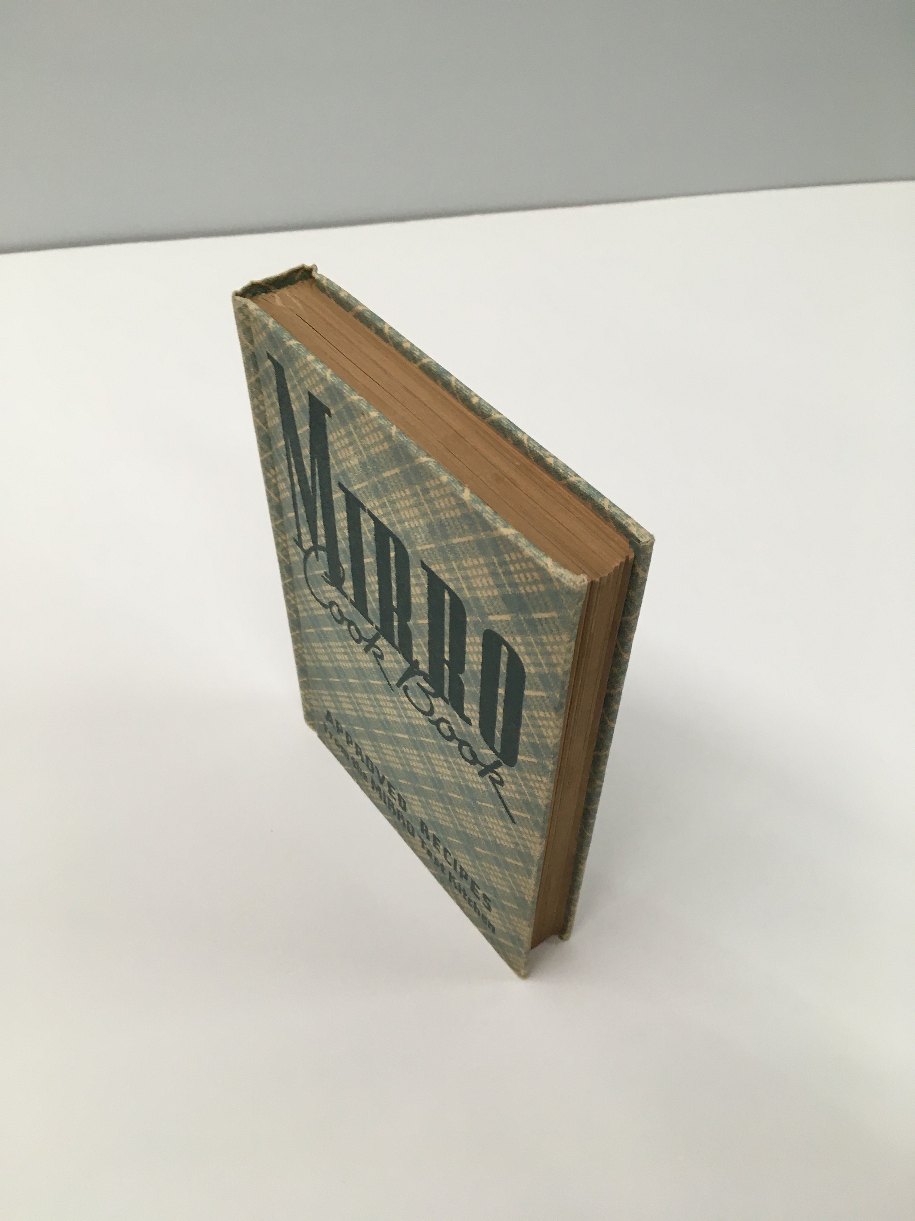 Mirro Cook Book by dir. Laura Wilson | Printed cloth over boards | 1937 ...