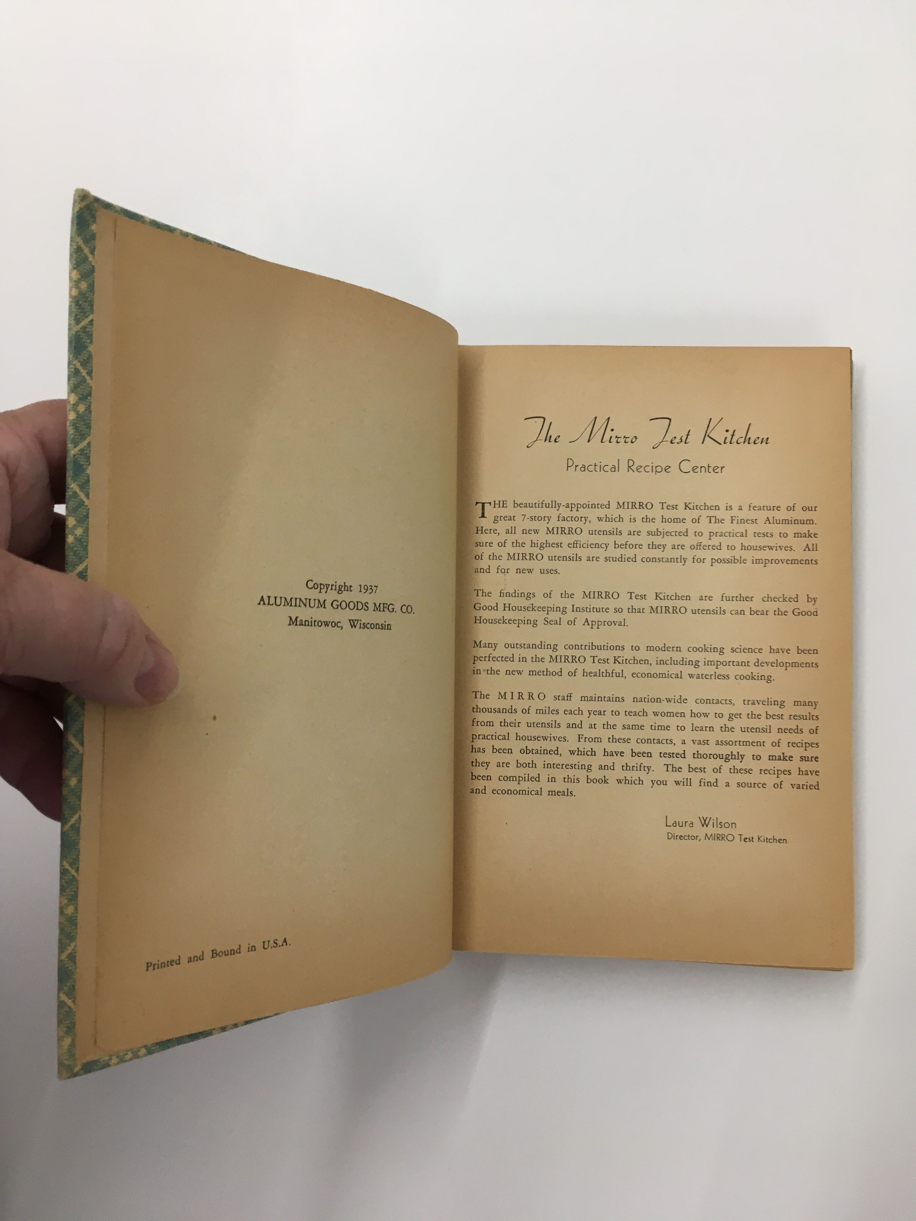 Mirro Cook Book by dir. Laura Wilson | Printed cloth over boards | 1937 ...