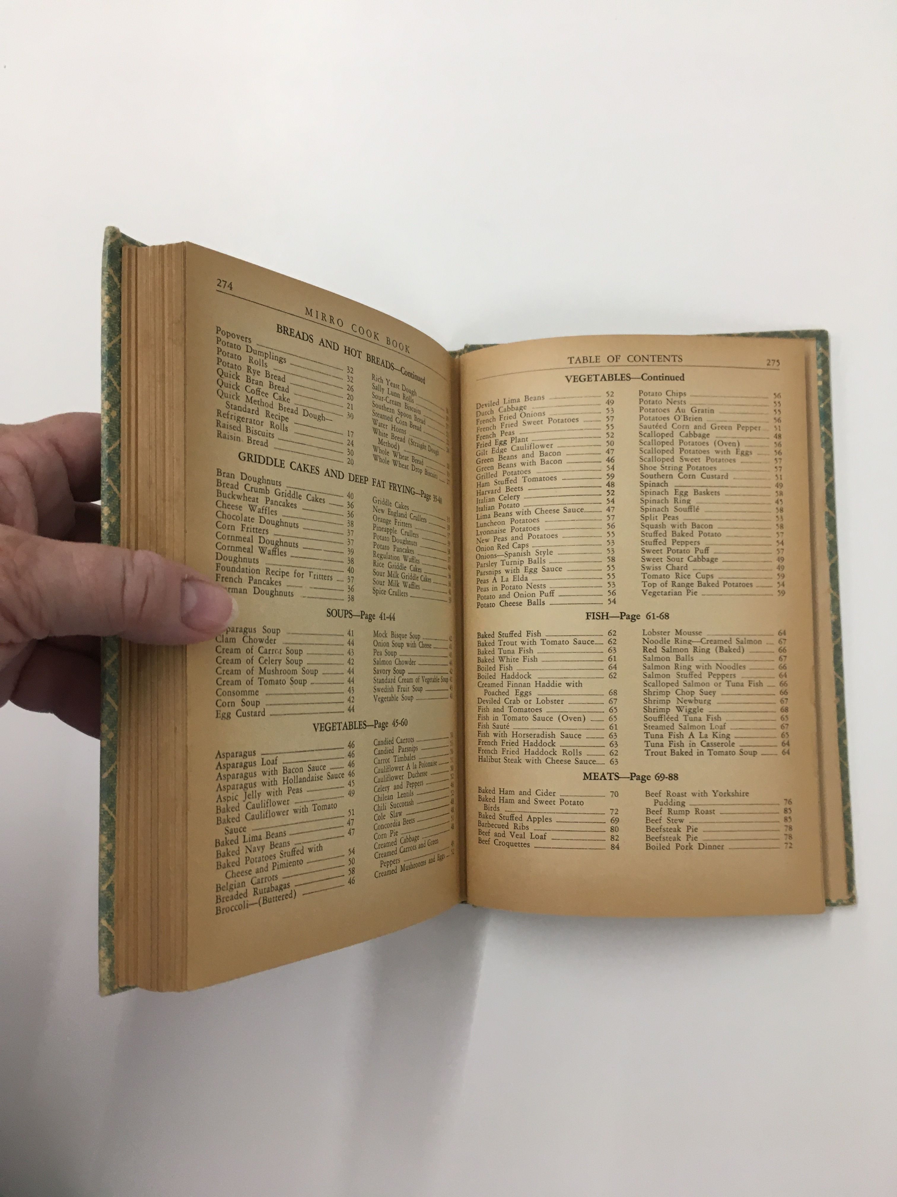 Mirro Cook Book by dir. Laura Wilson | Printed cloth over boards | 1937 ...