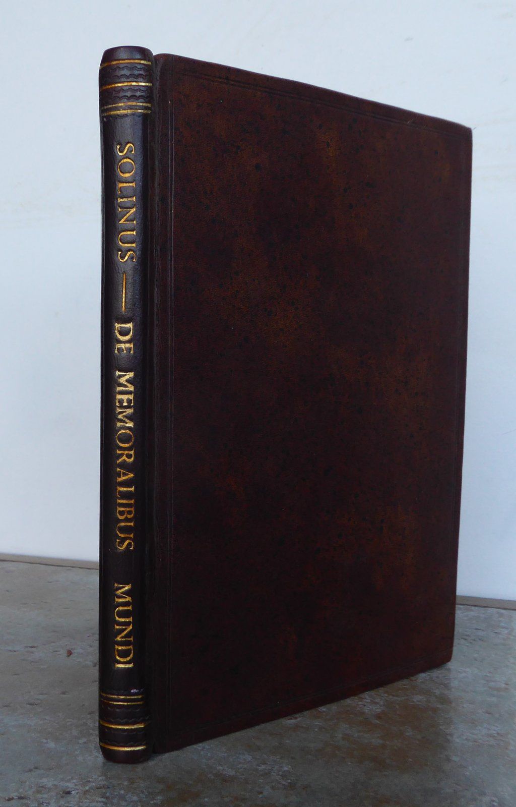 SOLINUS DE MEMORALIBUS MUNDI. by SOLINUS, Caius Julius.: | modern full ...