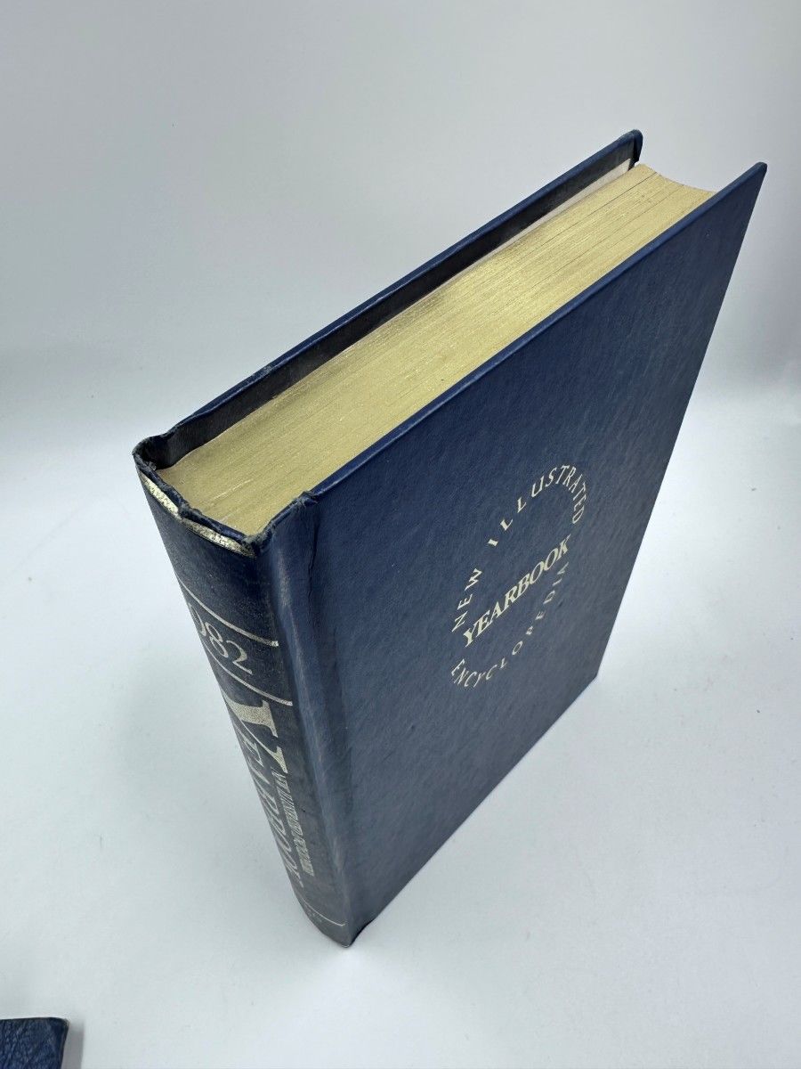 Funk & Wagnalls New Encyclopedia 1982 1982 Yearbook by Halasz, Robert ...