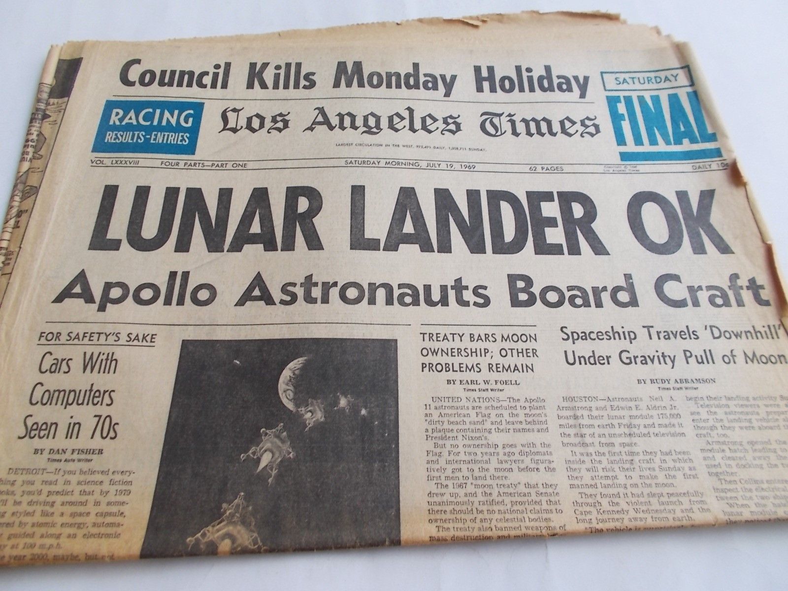 Readable Newspaper Article 1969 Neil Armstrong