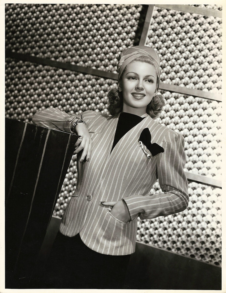 BIBLIO | LANA TURNER MODELS SUIT (1940) Oversized photo by Eric ...