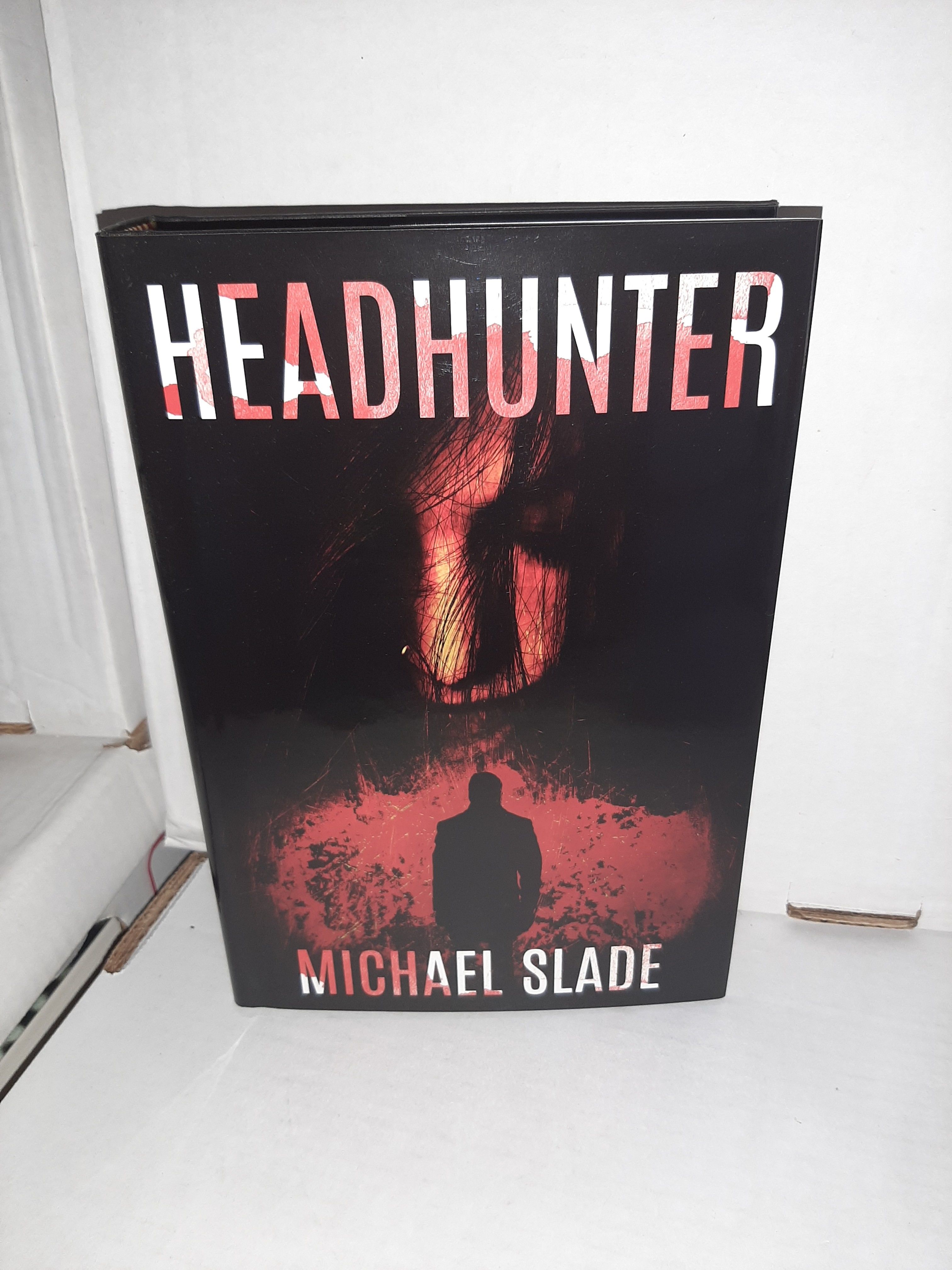 Headhunter by Michael Slade | Cemetery Dance | Biblio