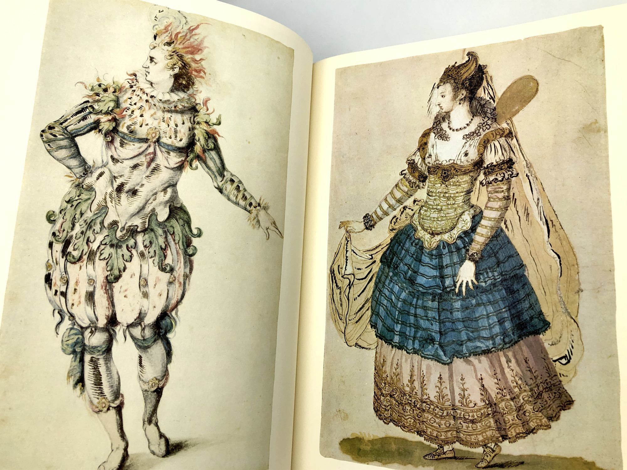 Inigo Jones: The Theatre of the Stuart Court, 2 vols by Stephen; Roy ...