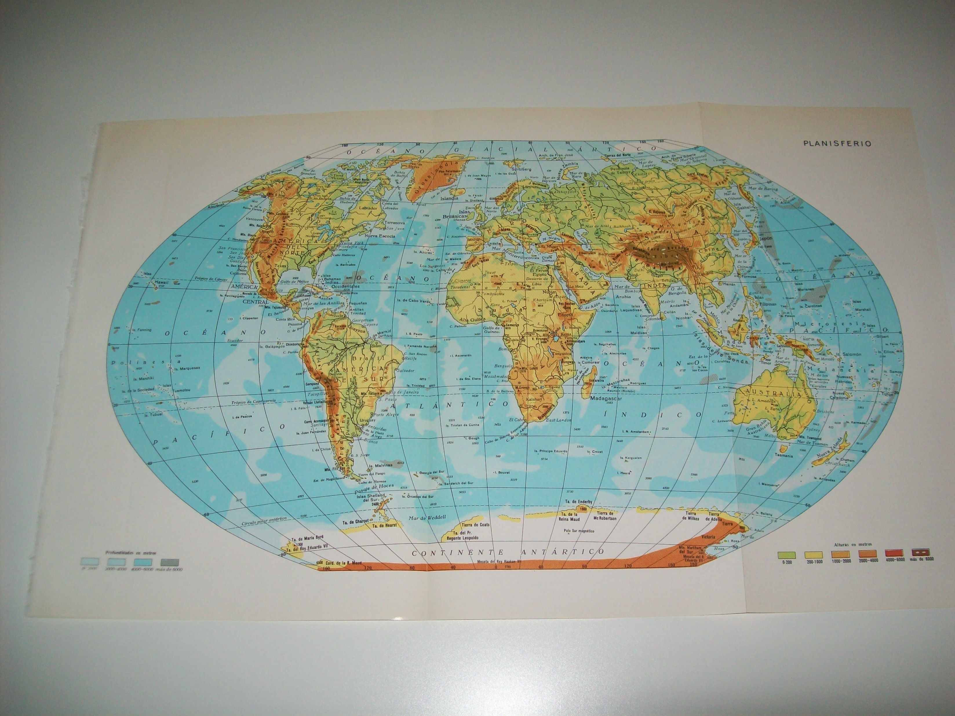 Mapa Planisferio Alighiero Boetti, Planisfero Político [Planisferio