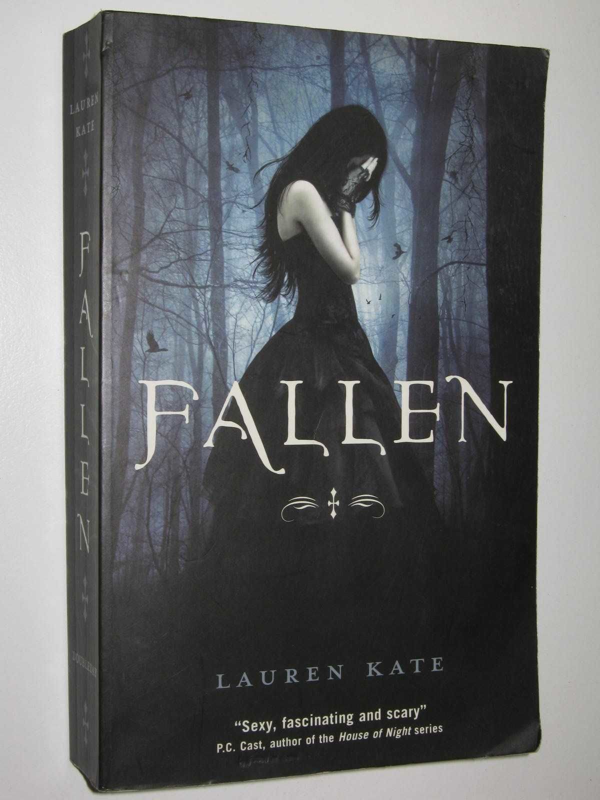 Fallen By Lauren Kate Book Cover