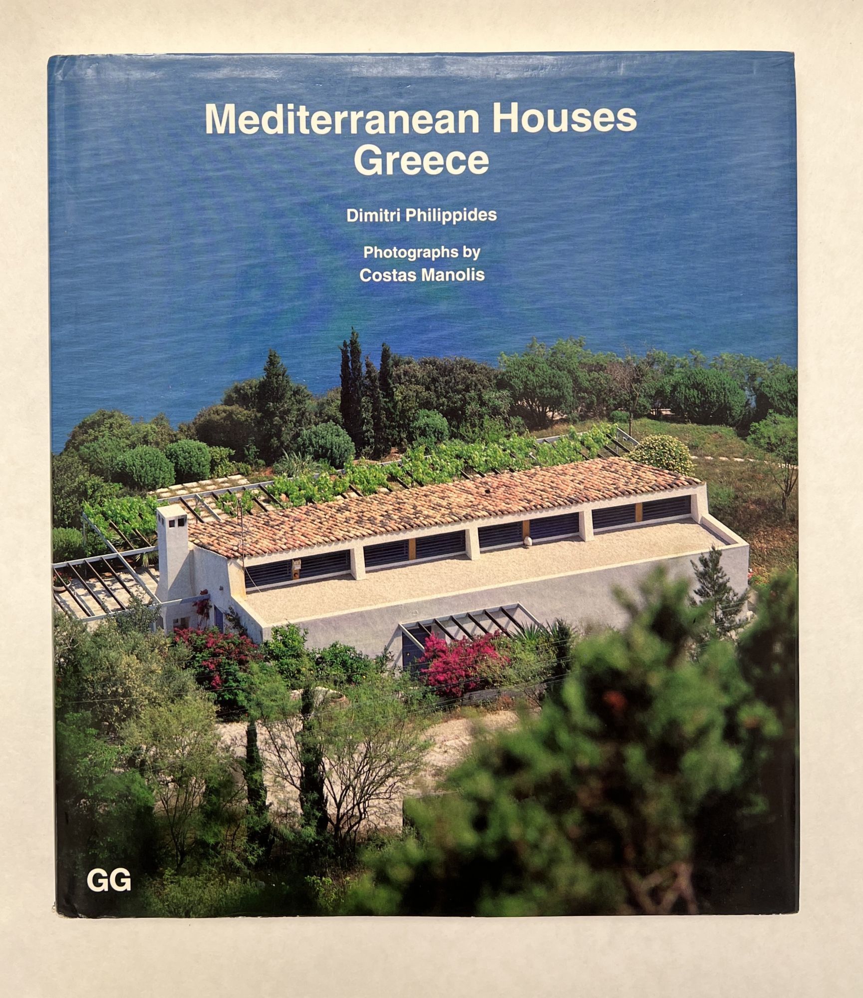 Mediterranean Houses, Greece by Philippides, Dimitri; Manolis, Costas ...