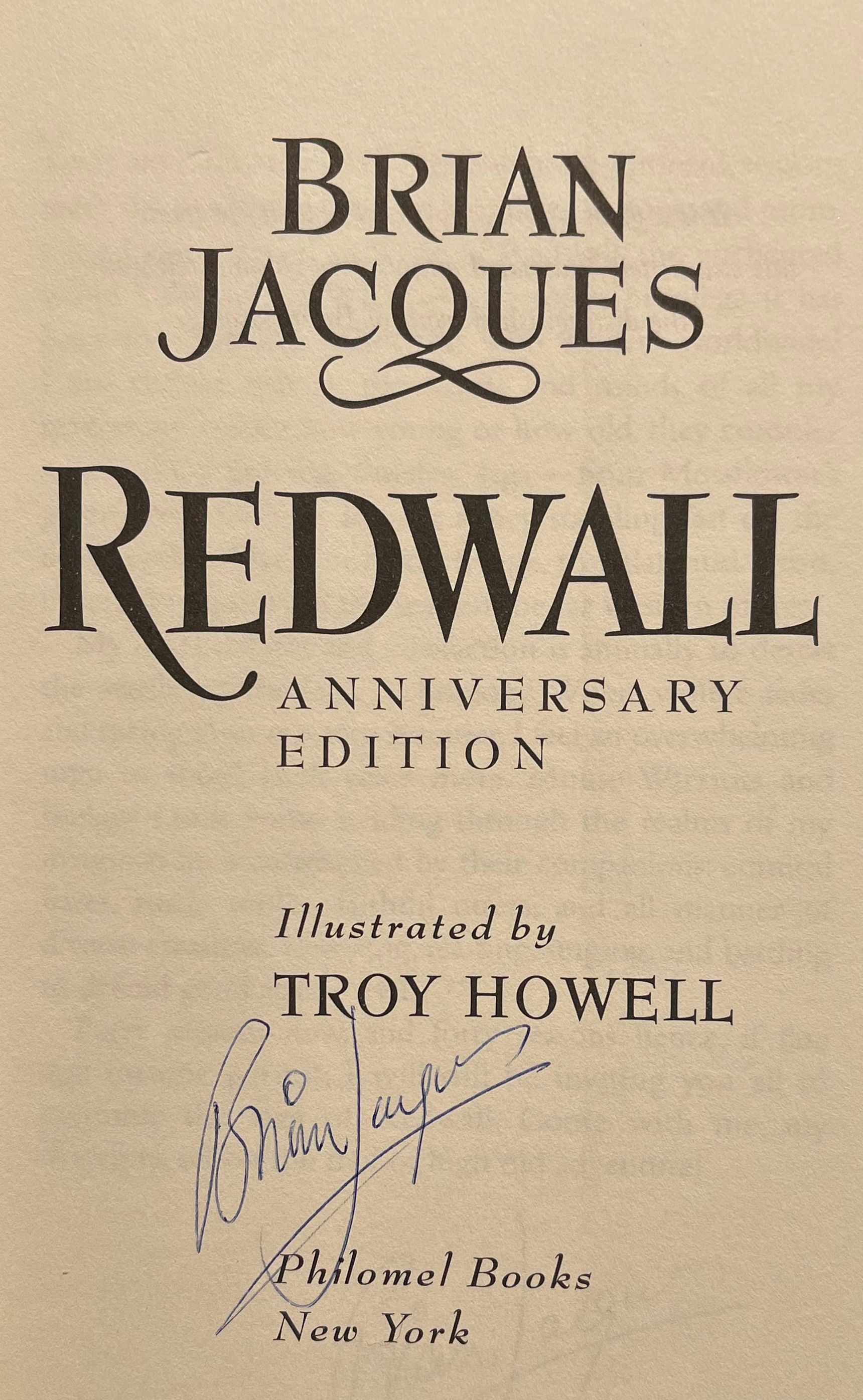 Redwall by Brian Jacques | Maroon quarter-cloth stamped in gold foil ...