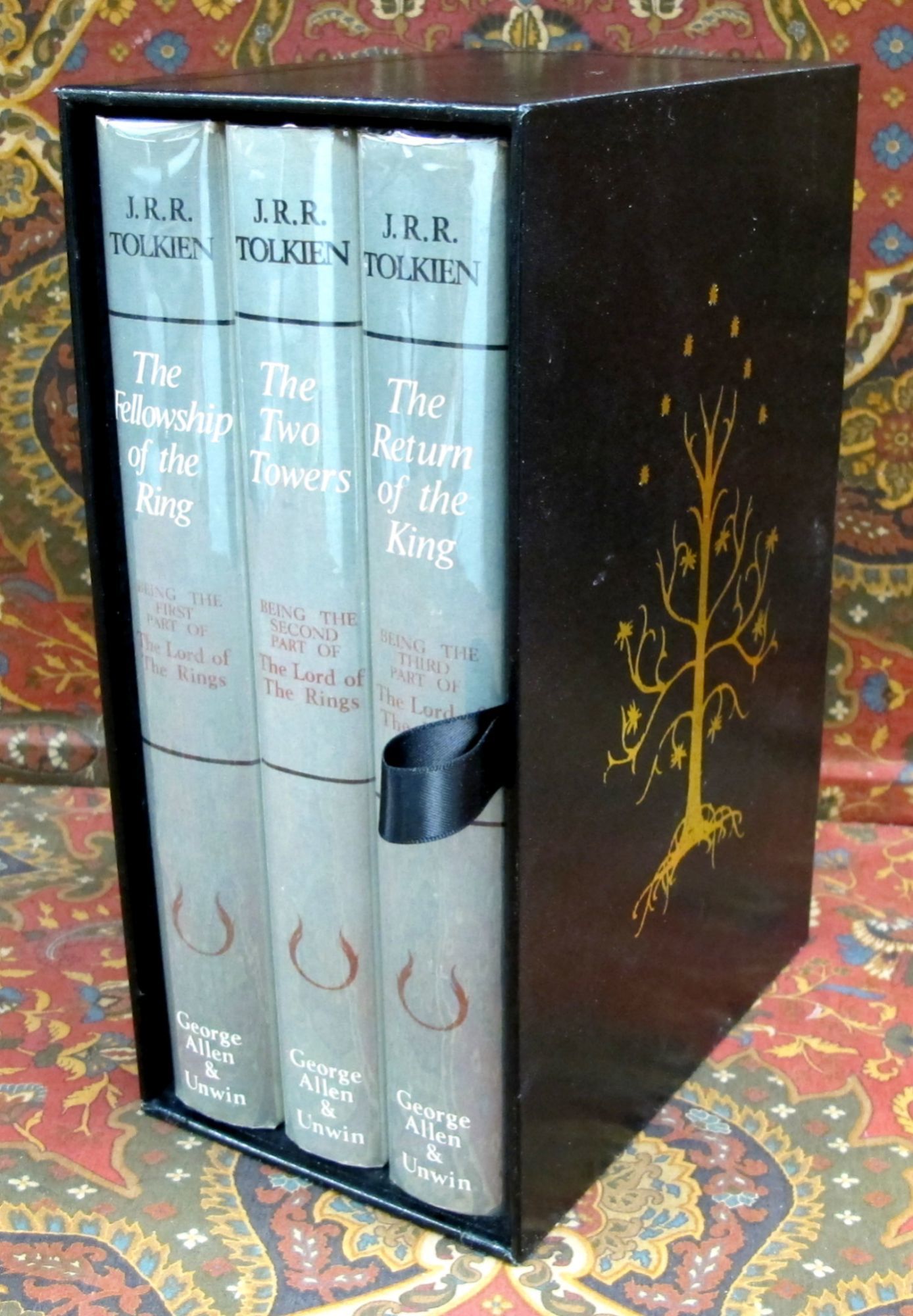 The Tolkien Bookshelf - Rare Book Gallery - page 1 - Limited Editions ...