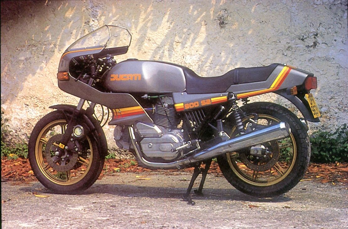 Italian Motorcycles: Classic Sports Bikes by Tim Parker | Paperback ...