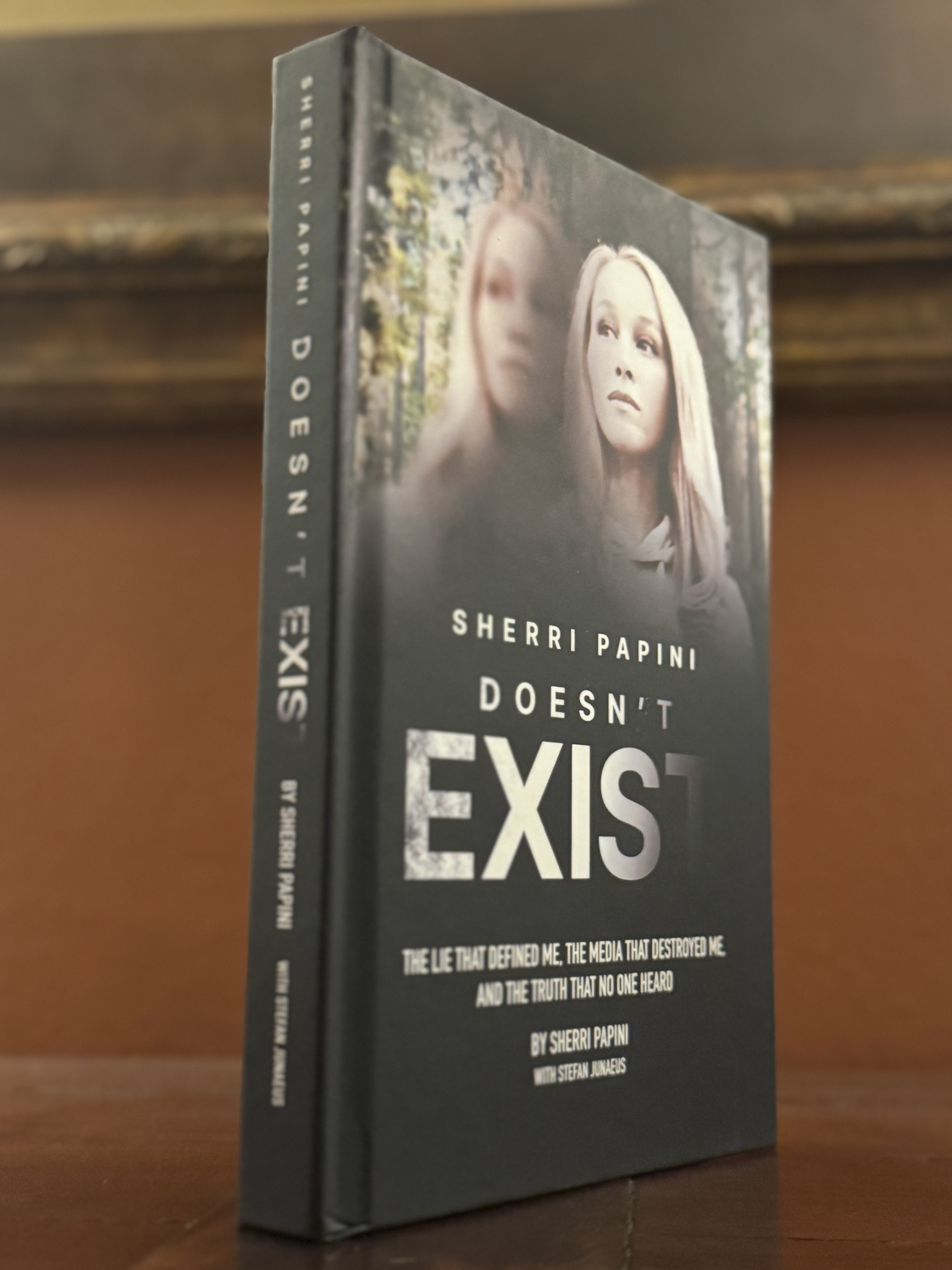 Sherri Papini Doesn't Exist: The Lie That Defined Me, the Media That ...