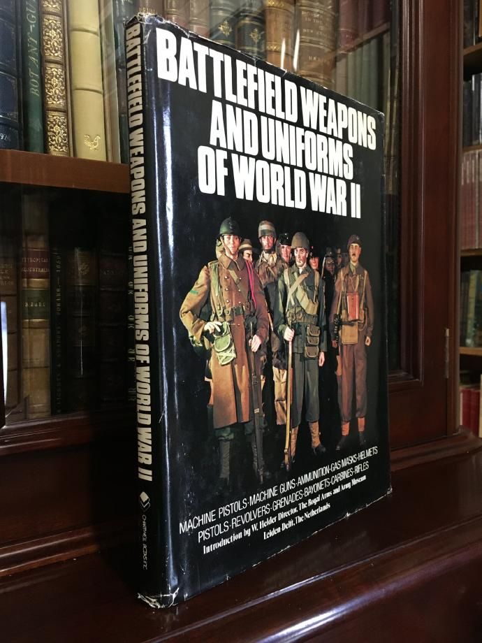 A Book Of Military Uniforms And Weapons Chartwell Category: Uniform