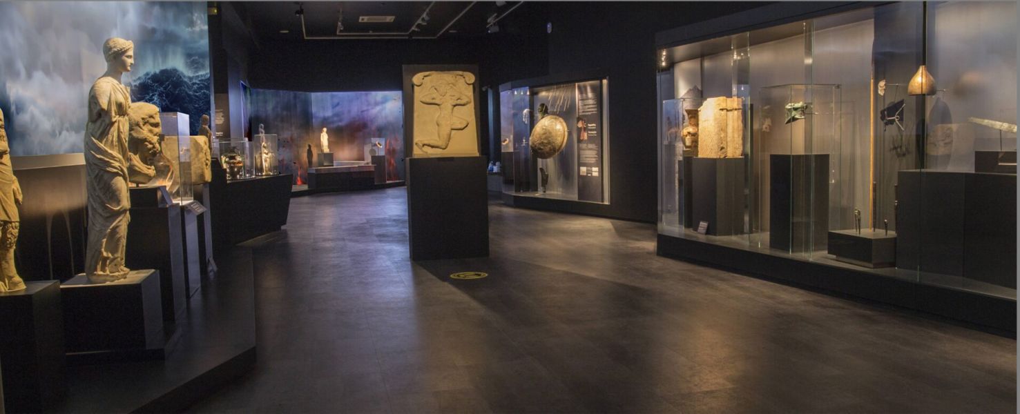 Glorious Victories: Between Myth and History by M. Lagogianni ...