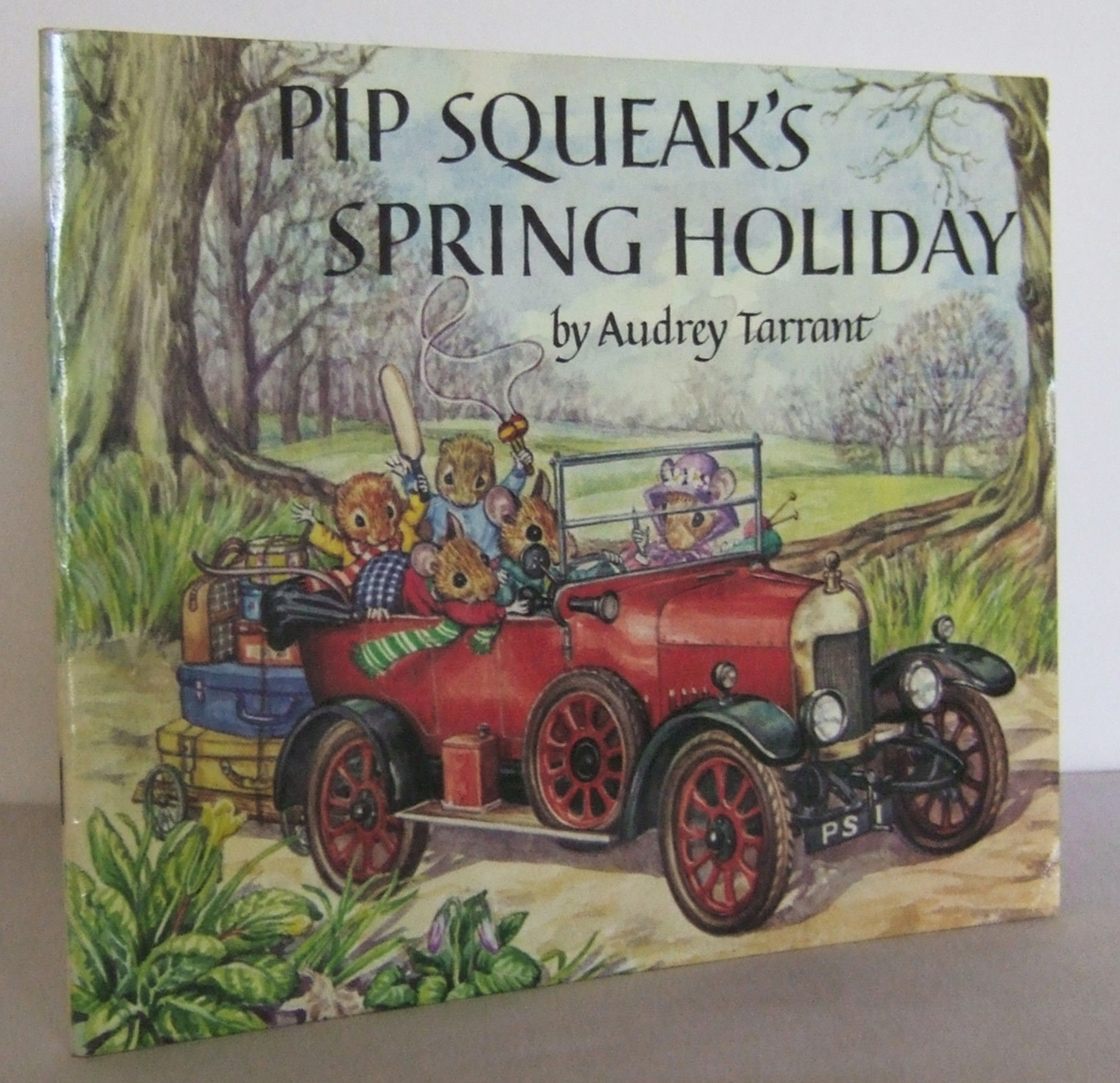 BIBLIO | Pip Squeak's Spring Holiday by TARRANT, Audrey | Soft cover ...