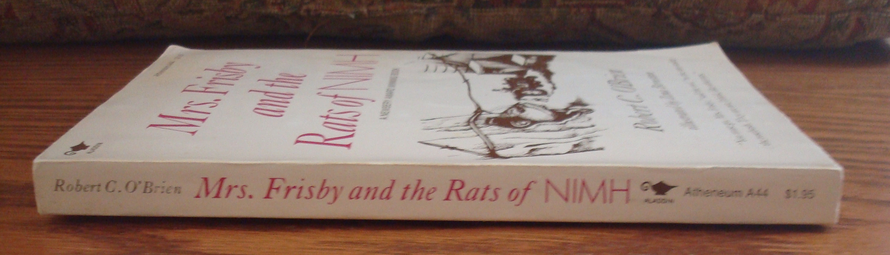 BIBLIO | Mrs. Frisby and the Rats of NIMH by Robert C. O'Brien | Soft ...