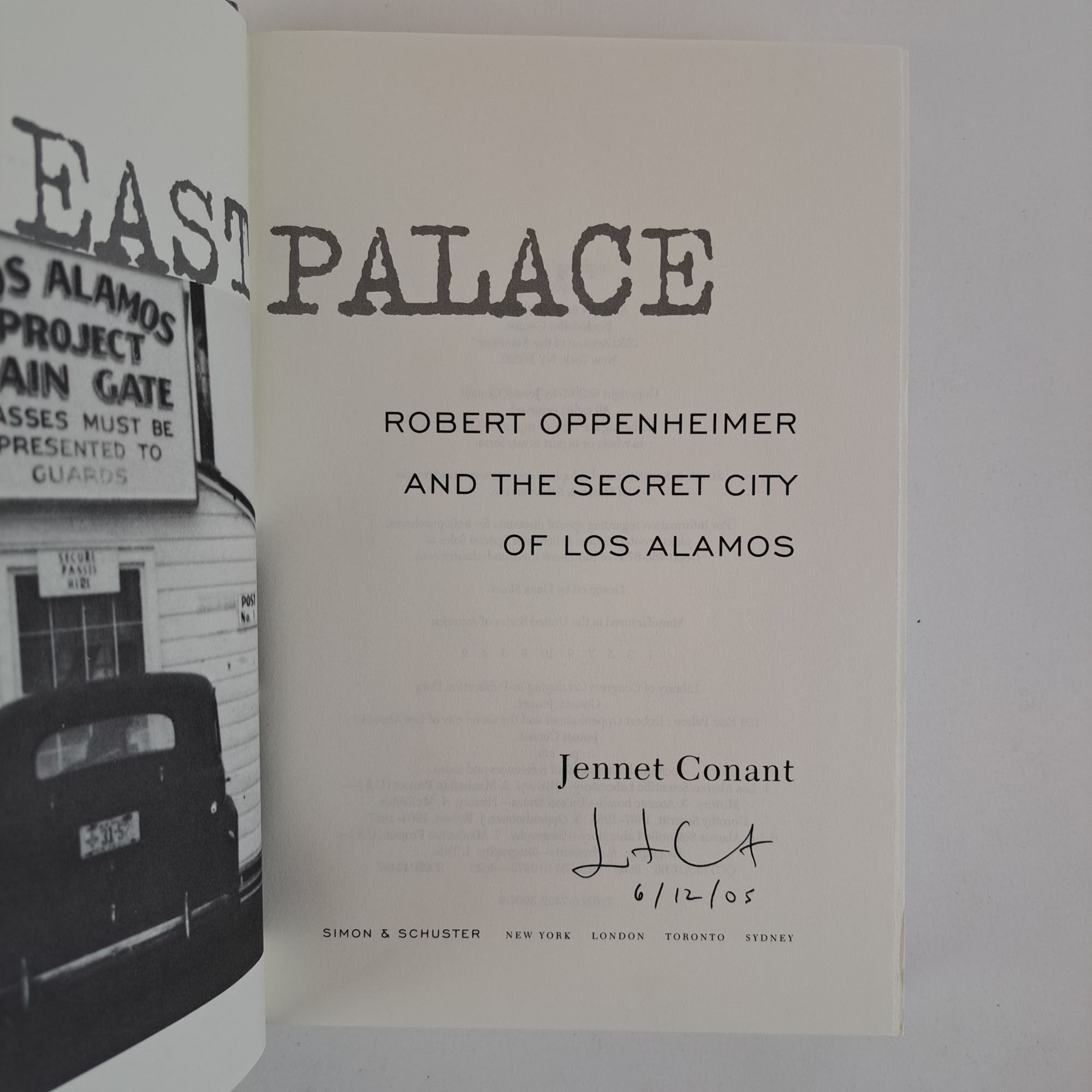 109 EAST PALACE: ROBERT OPPENHEIMER AND THE SECRET CITY OF LOS ALAMOS ...