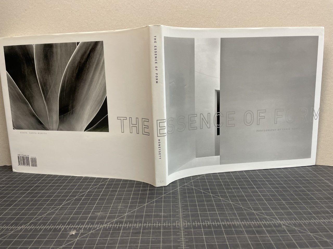 THE ESSENCE OF FORM ( signed ) by Honeysett, Chris | Hardcover | 2004 ...