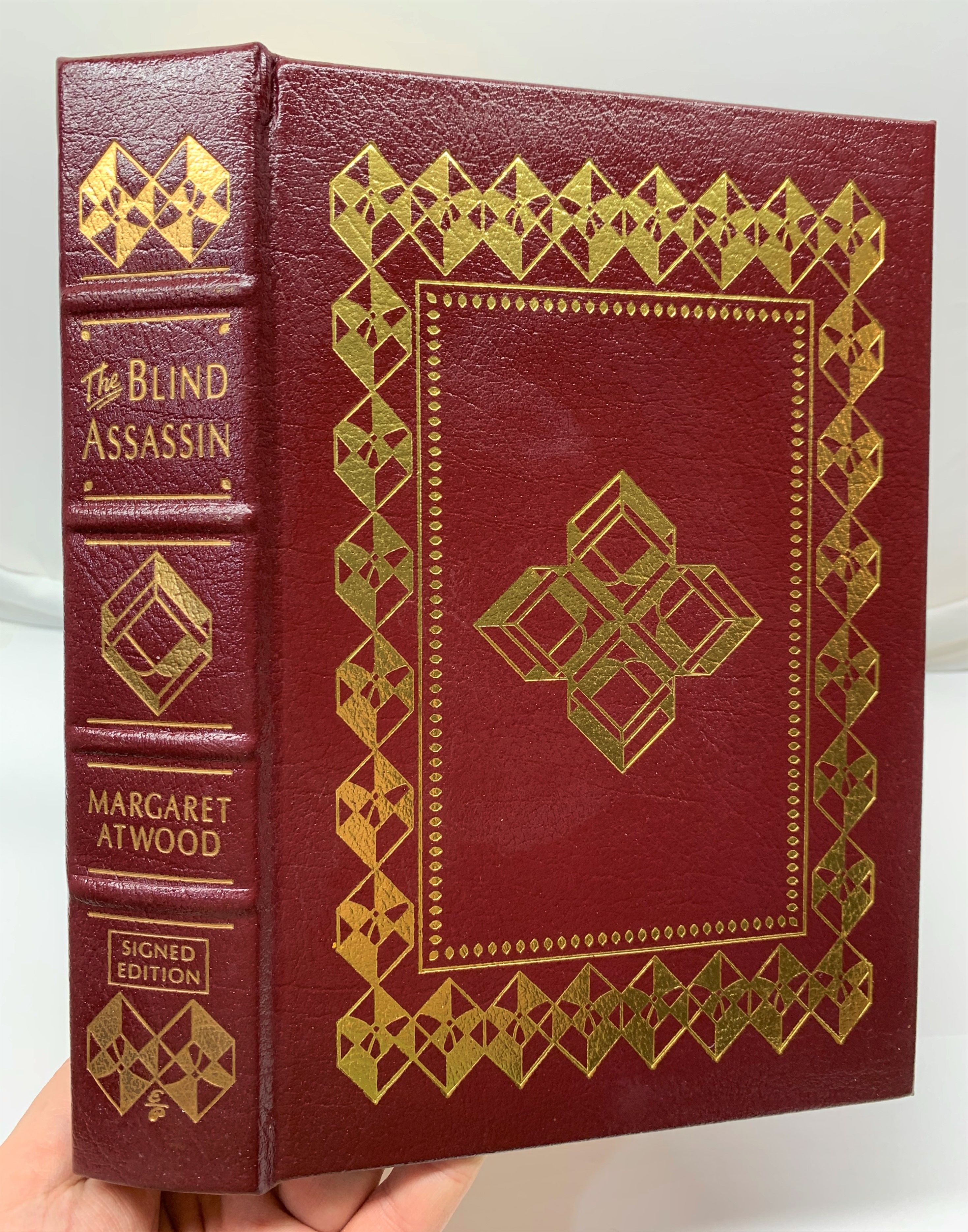 THE BLIND ASSASSIN by Atwood, Margaret - 2011